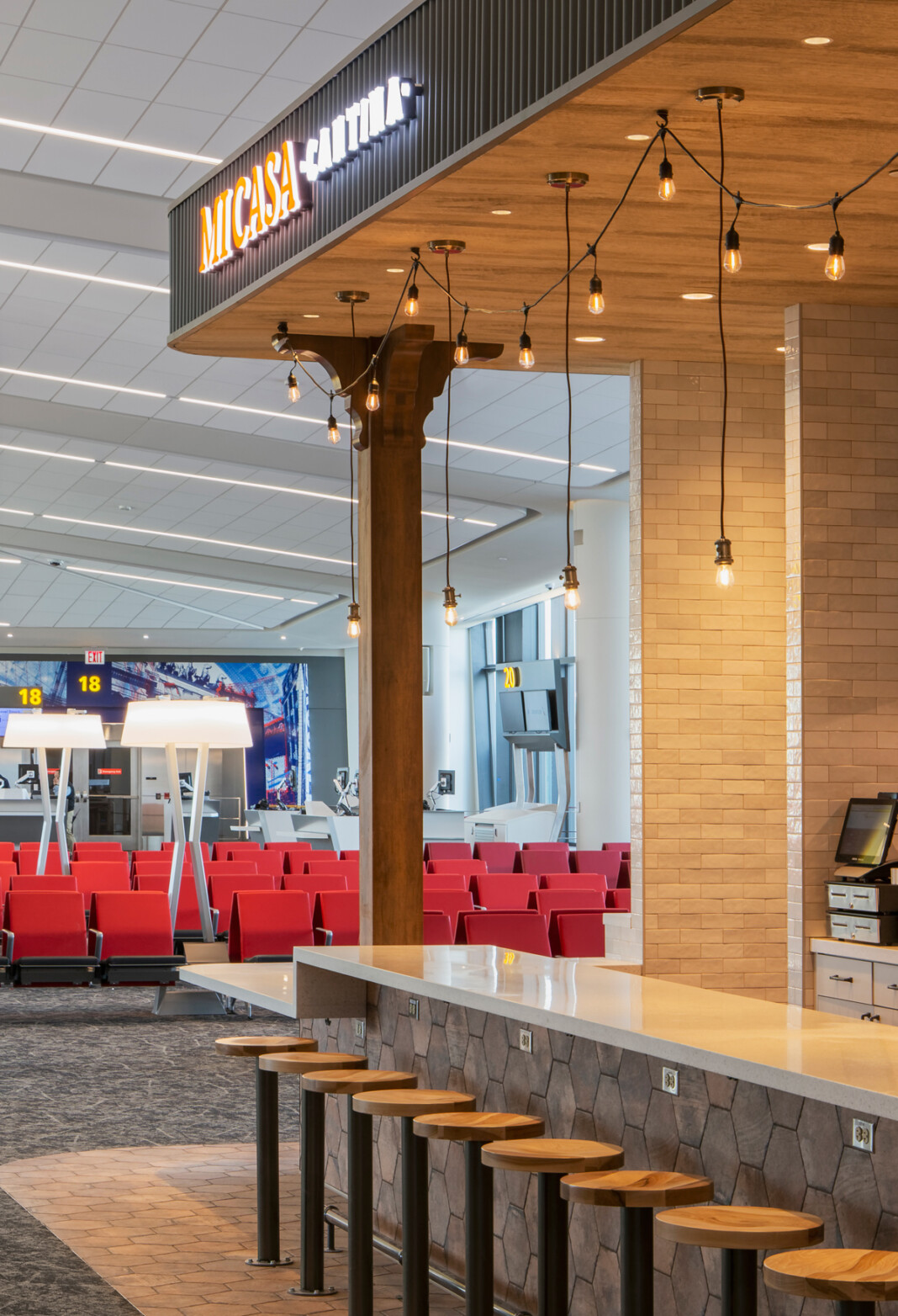 LGA Gateway Partners Announces Opening of 2nd Pedestrian Skybridge